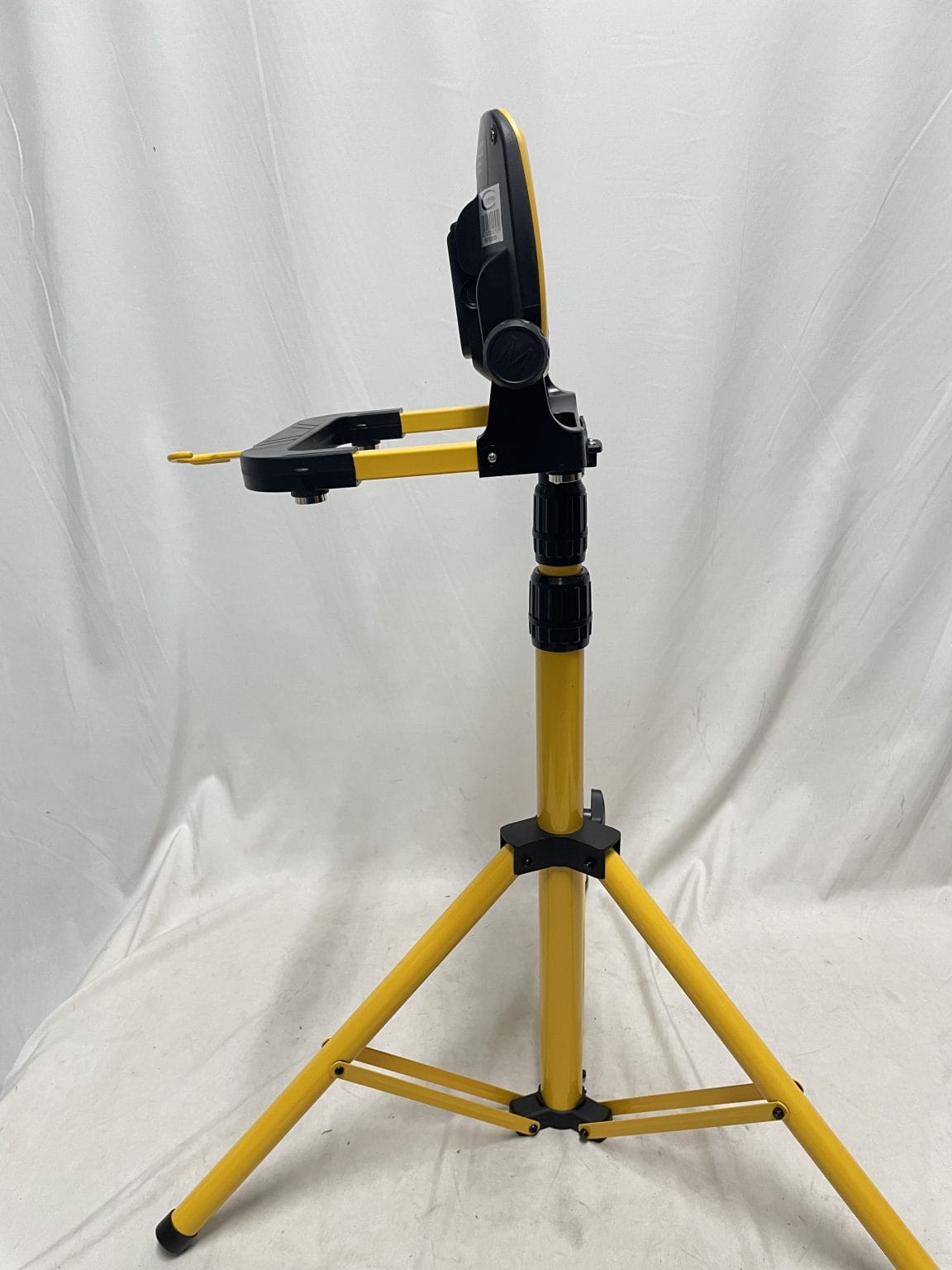 20w LED tripod rechargeable with battery pack kit - (88886)
